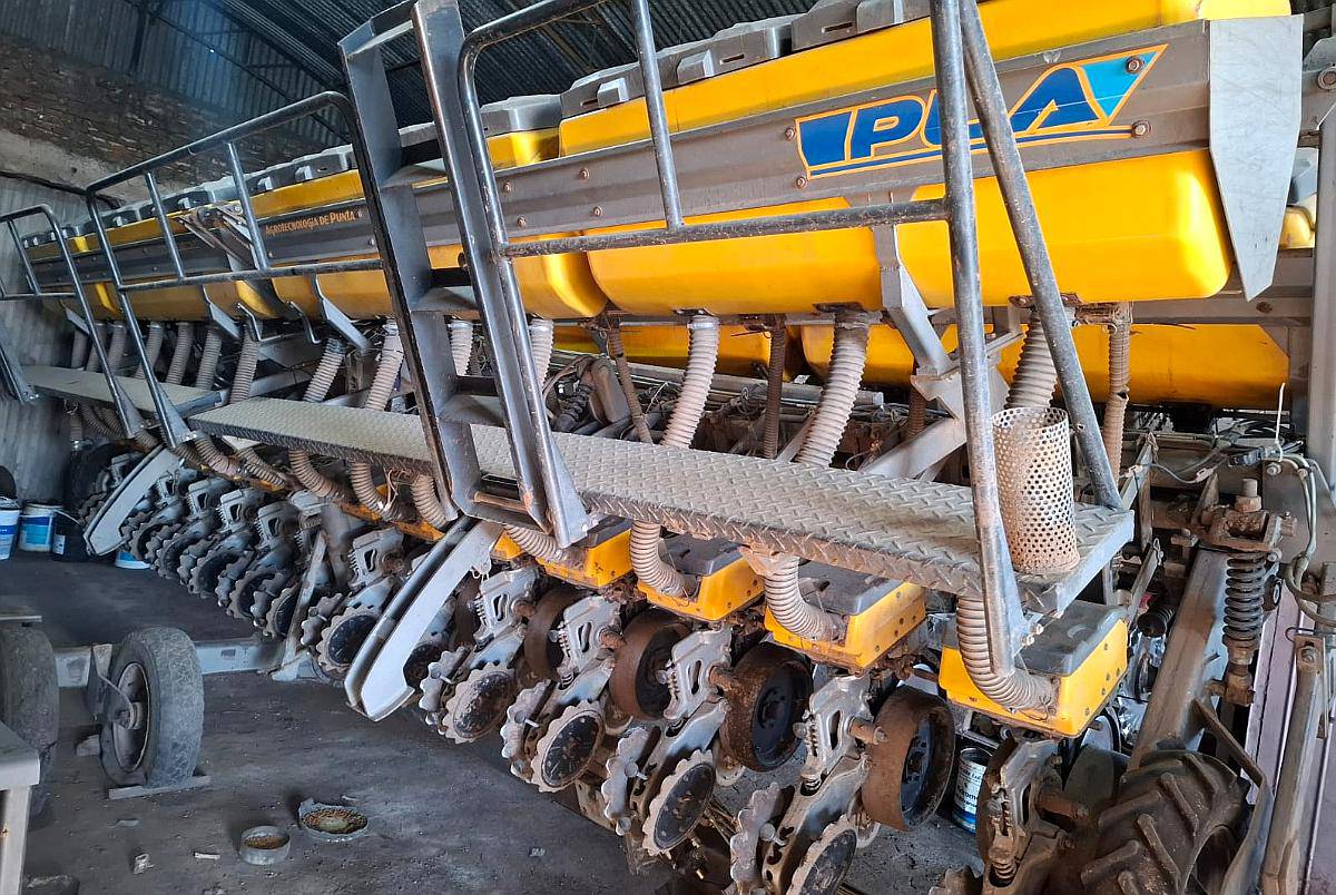 Sembradora Pla AGP 2004 - de 14 a 52 Autotrailer - Agroads