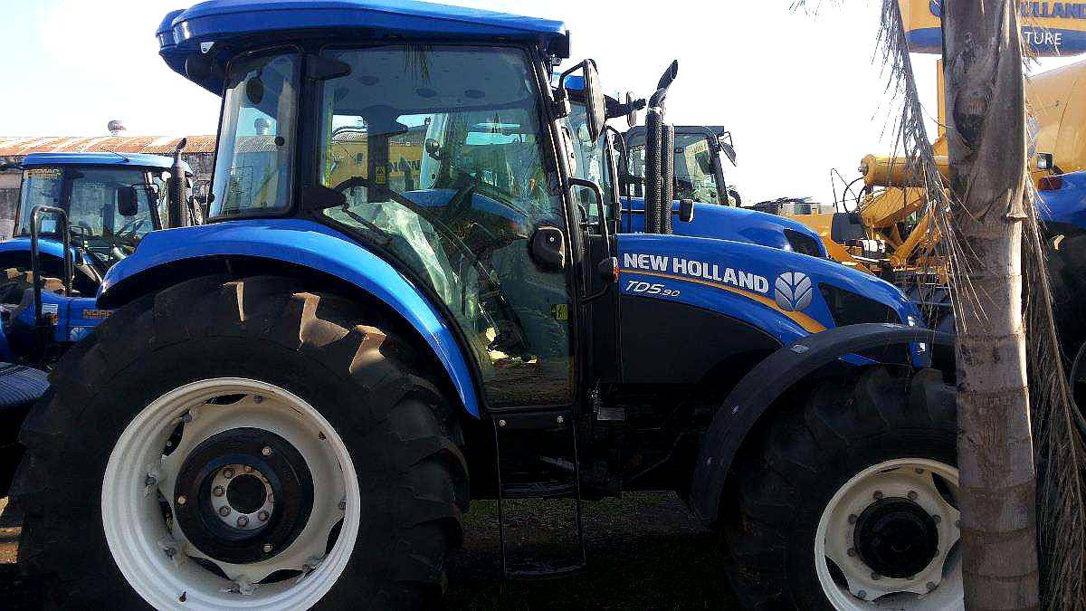 Tractor New Holland TD5.90 (90 HP) - Año: 2015 - Agroads