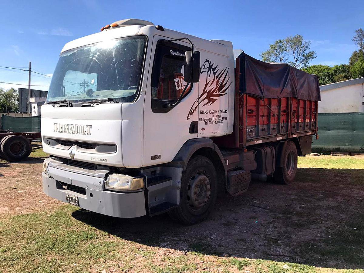Renault 370 Premium con Carroceria - Año: 2006 - Agroads