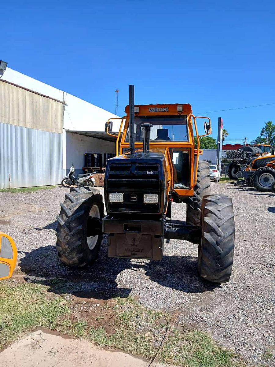 Tractor Valmet 985 con Cabina - Año: 1997 - u$s 38.000 - Agroads
