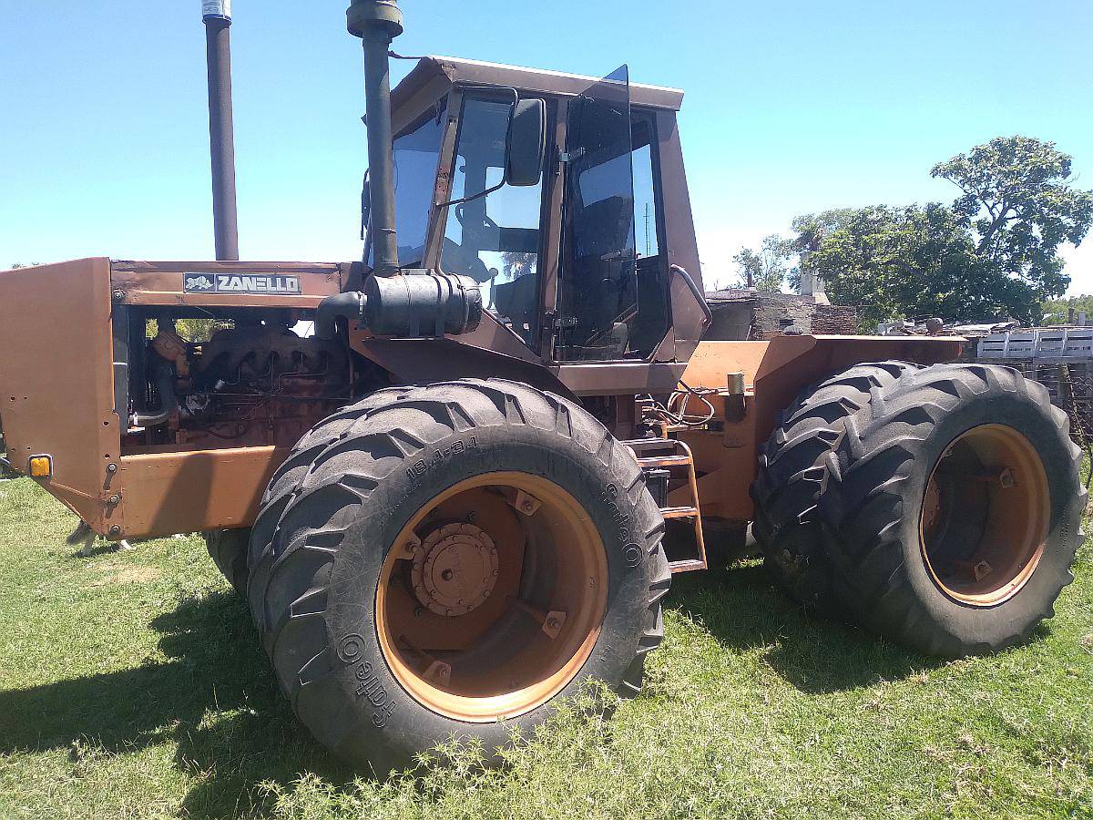 Zanello 4200 con Motor Jhon Deere - Año: 1980 - u$s 28.000 - Agroads