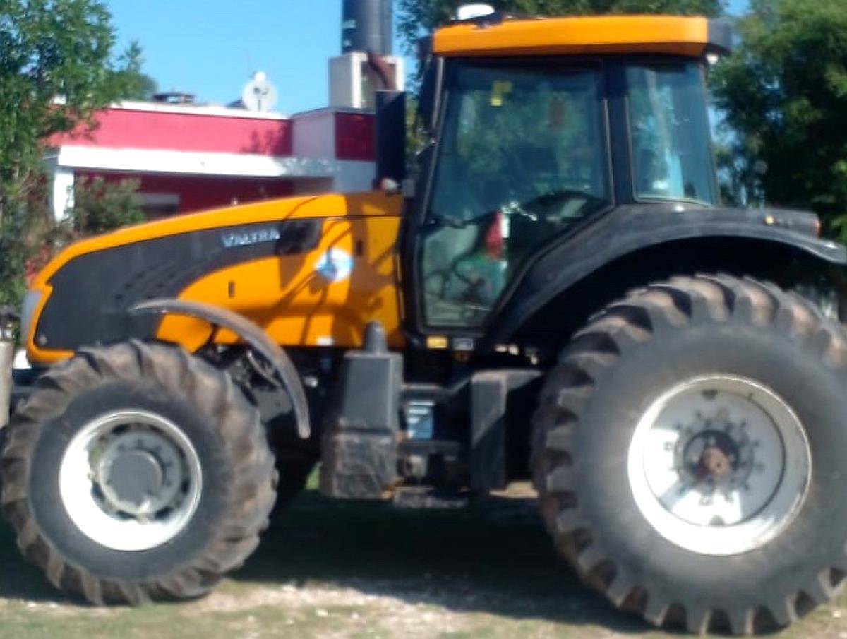 Tractor Valtra BT 190 HP 2018 - Full P.shift - 4.100 Hs - Agroads