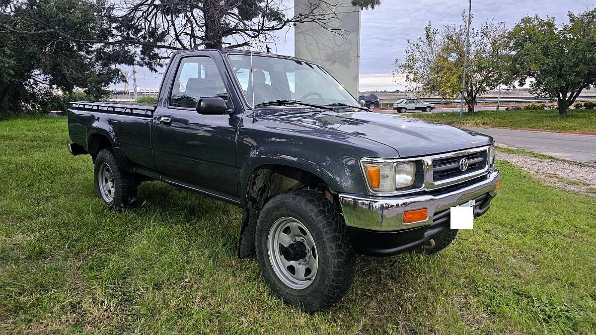 Toyota Hilux Cabina Simple 4X4 Titular - Año: 2000 - Agroads