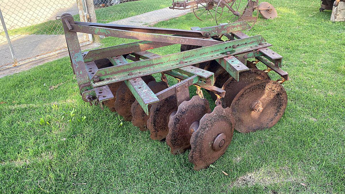 Rastra Disco de 3 Puntos JD - Año: 2000 - $ 300.000 - Agroads