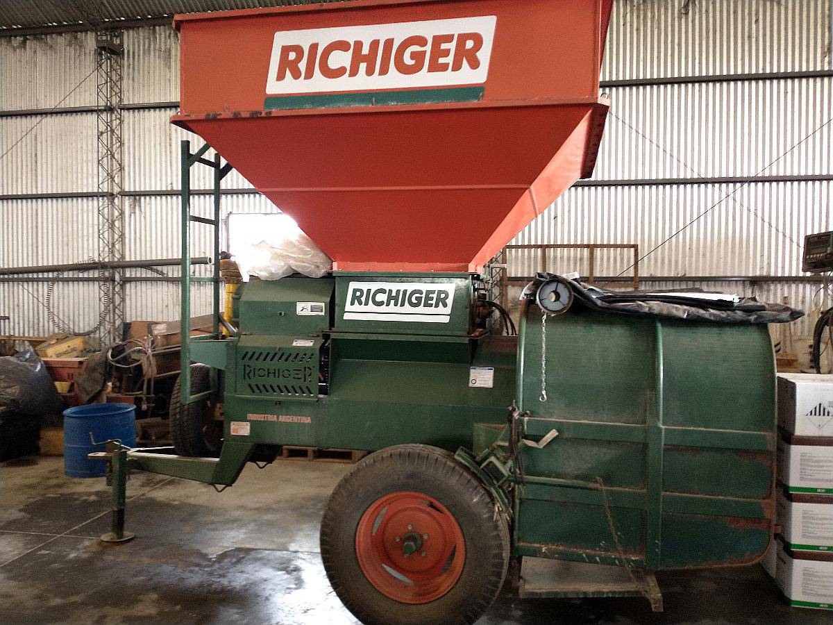 Moledora de Maiz Richiger de 6 Pies - Año: 2008 - Agroads