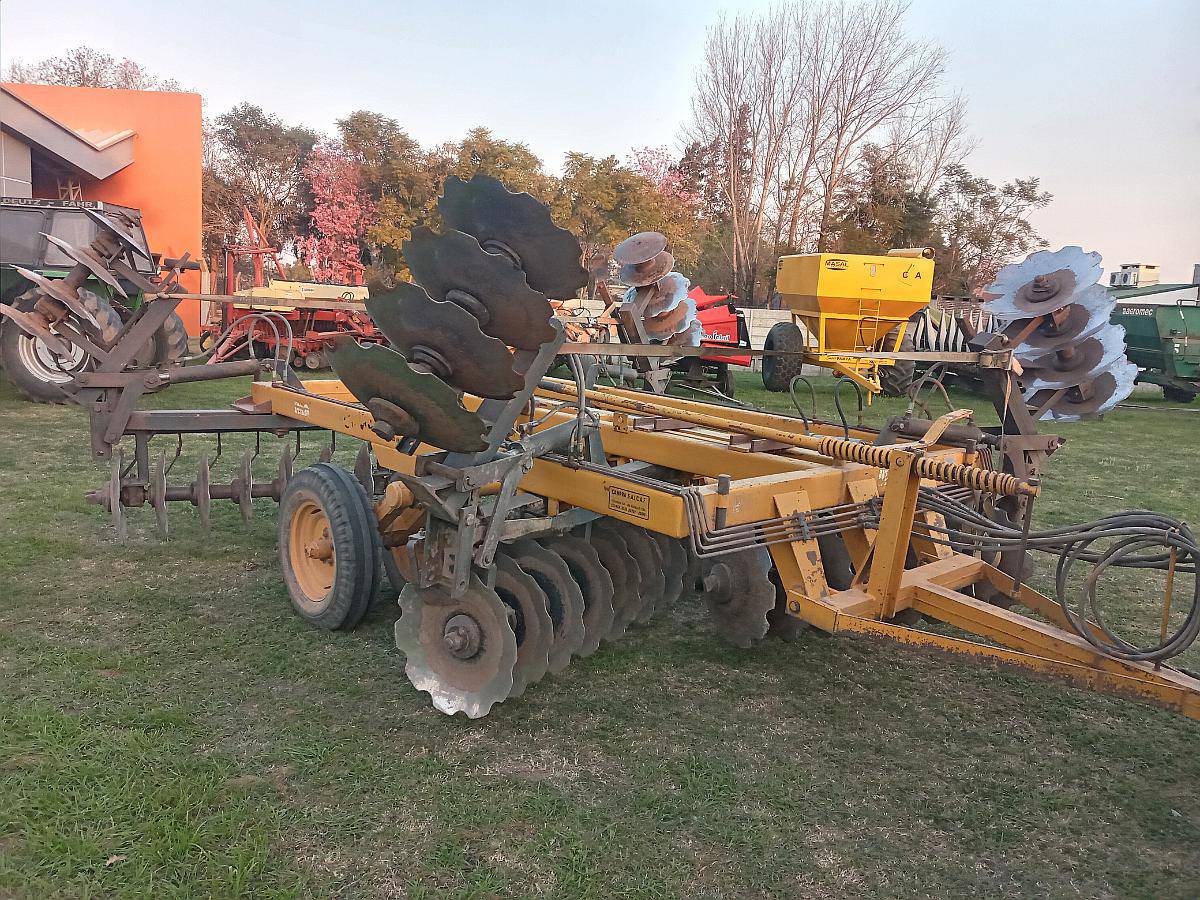 Rastra Desencontrada 48 Platos Dentados Marca Campra - Agroads