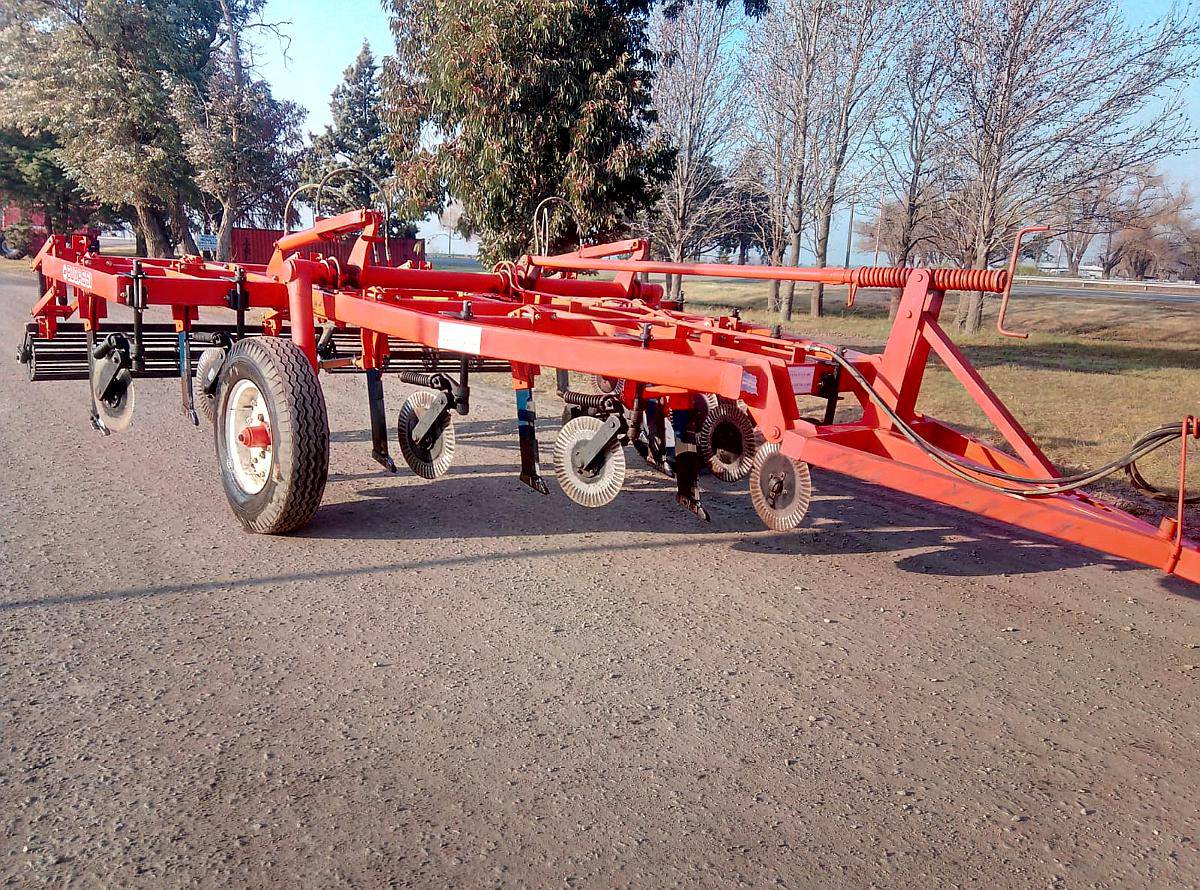 Paratil de Suelos Budassi - $ 2.000.000 - Agroads