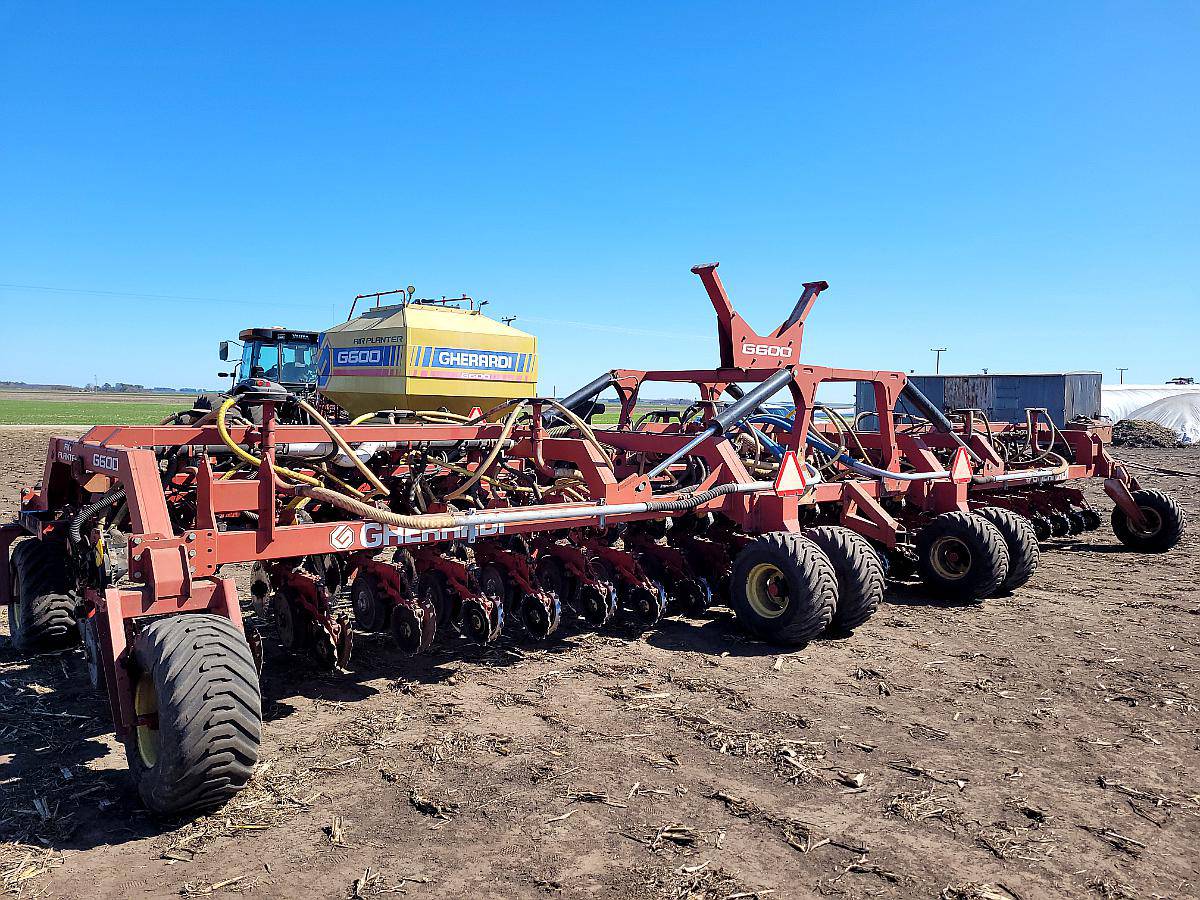 Gherardi G600 24 a 52 Neumática - Año: 2013 - u$s 190.000 - Agroads