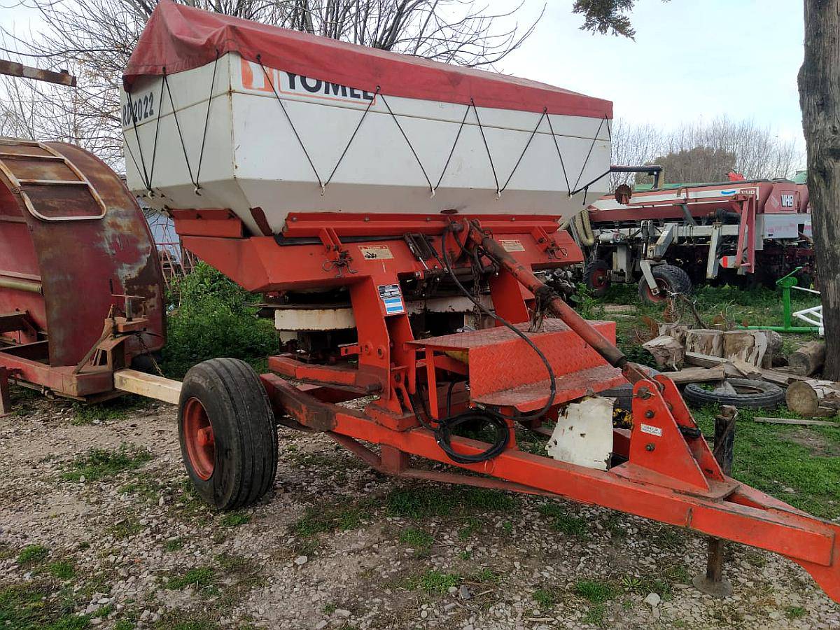 Fertilizadora Yomel - 2000 Lts - 22 Mts Ancho Labor - Agroads