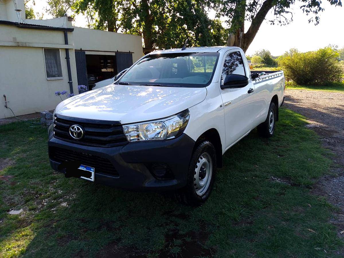 Toyota Hilux Cabina Simple 4X4 - Año: 2017 - $ 7.200.000 - Agroads