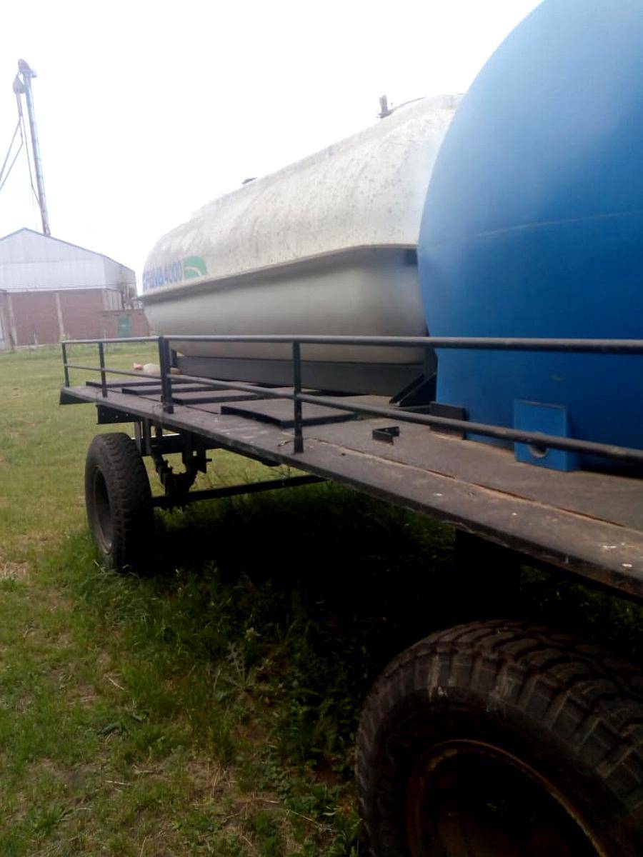 Acoplado con 2 Tanques Nuevos de 4000 y 2000lts. $150.000 - Agroads
