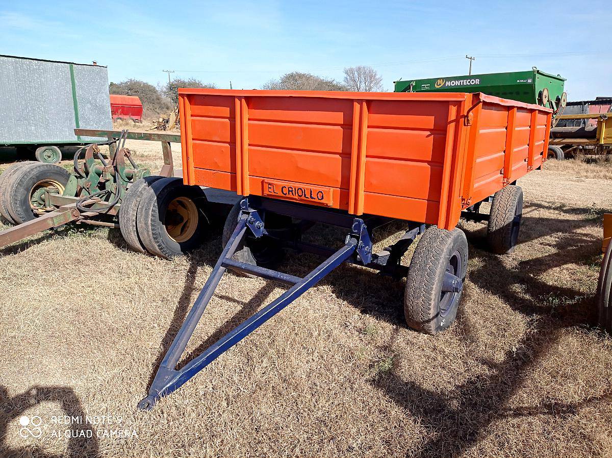 Acoplado Rural para 4 Toneladas - Año: 2004 - $ 160.000 - Agroads