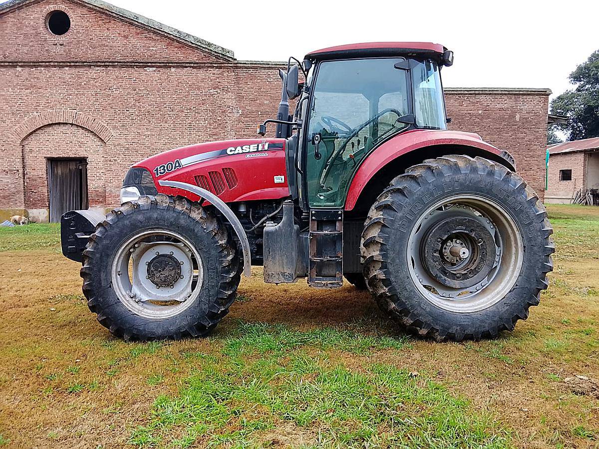 Tractor Case IH, Farmall A130, 130 HP, 4wd, Paton, 2014. - Agroads