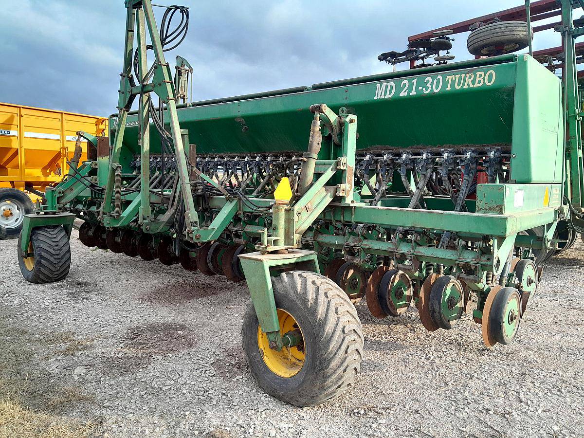 Sembradora Pierobon, Modelo MD 21-30, para Grano Fino - Agroads