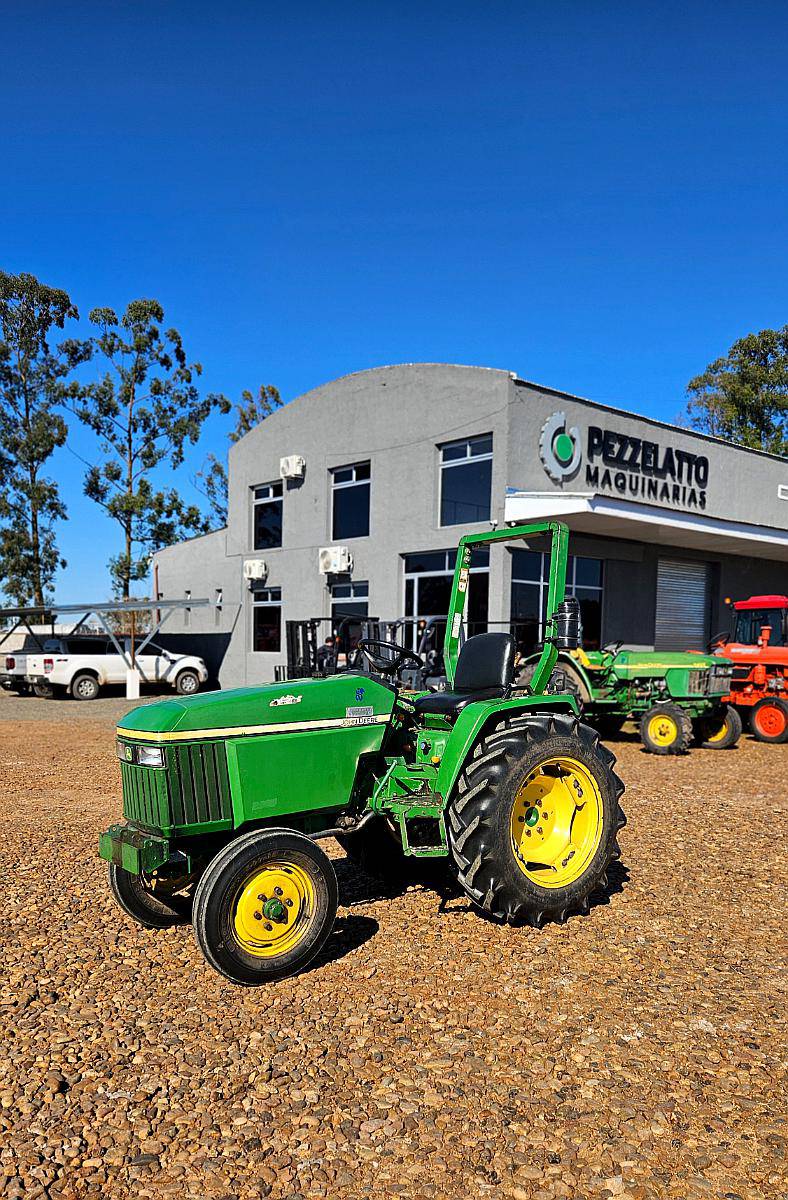 Tractor John Deere 3005 30hp - Año: 2005 - u$s 14.100 - Agroads