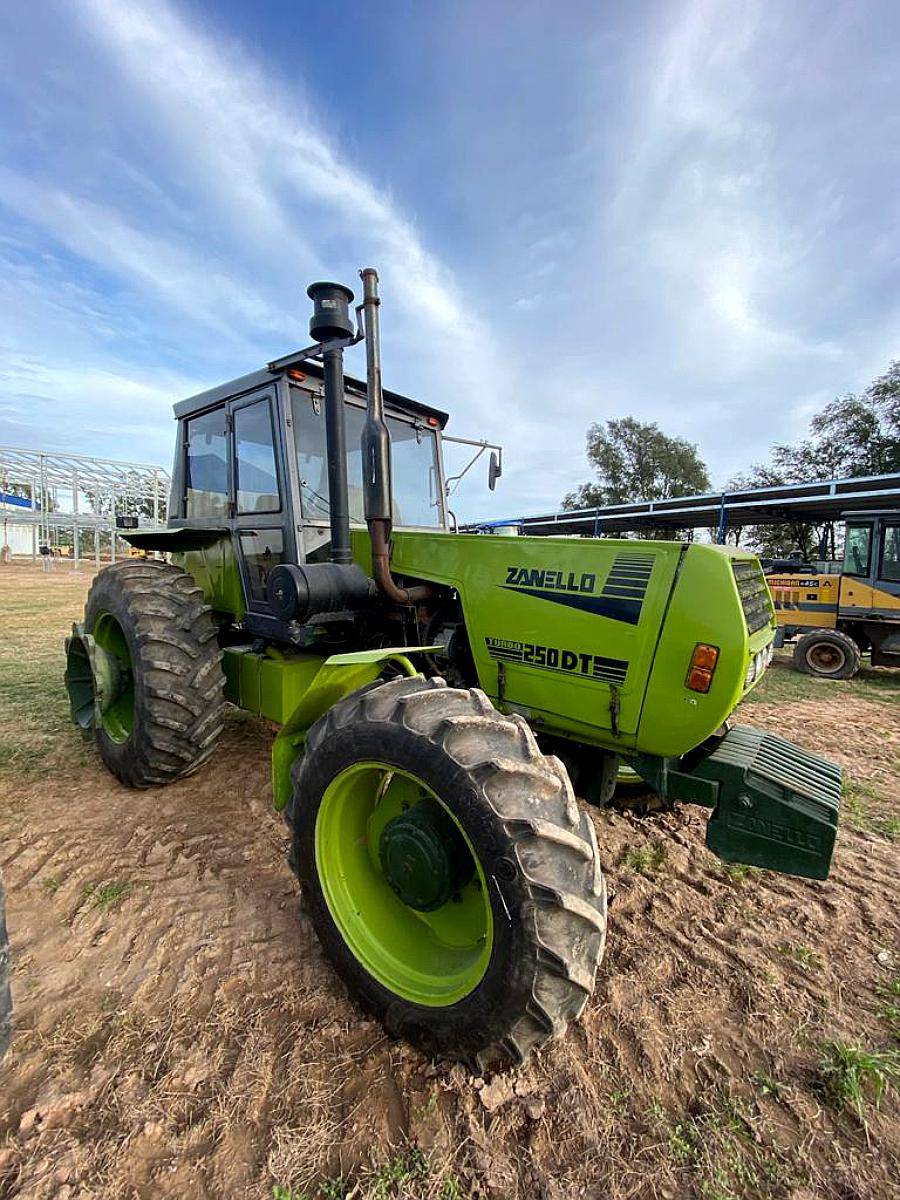 Tractor Zanello 250 DT Dual 1996 - Año: 1996 - Agroads