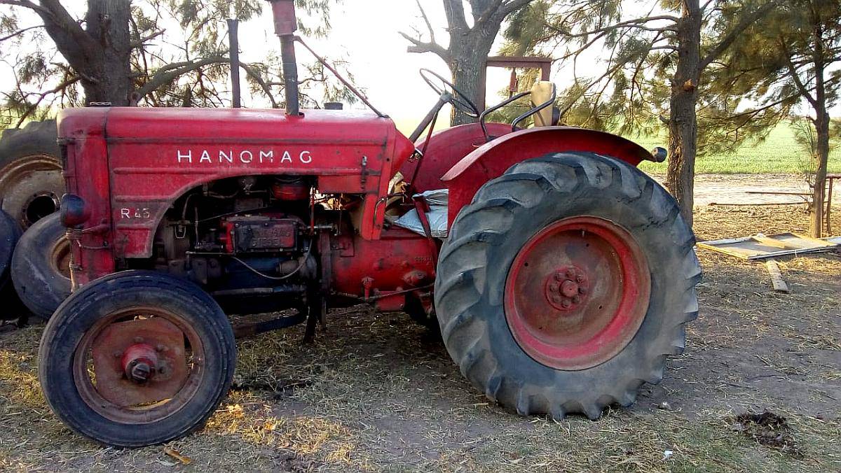 Tractor Hanomag R45 en Marcha - Año: 1952 - $ 220.000 - Agroads