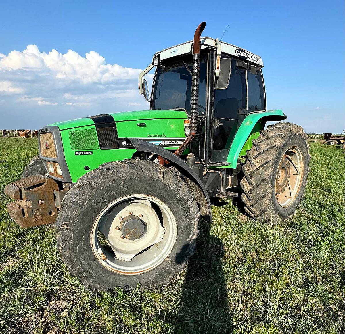 Tractor con Cabina Cabimetal - Año: 2011 - u$s 50.000 - Agroads