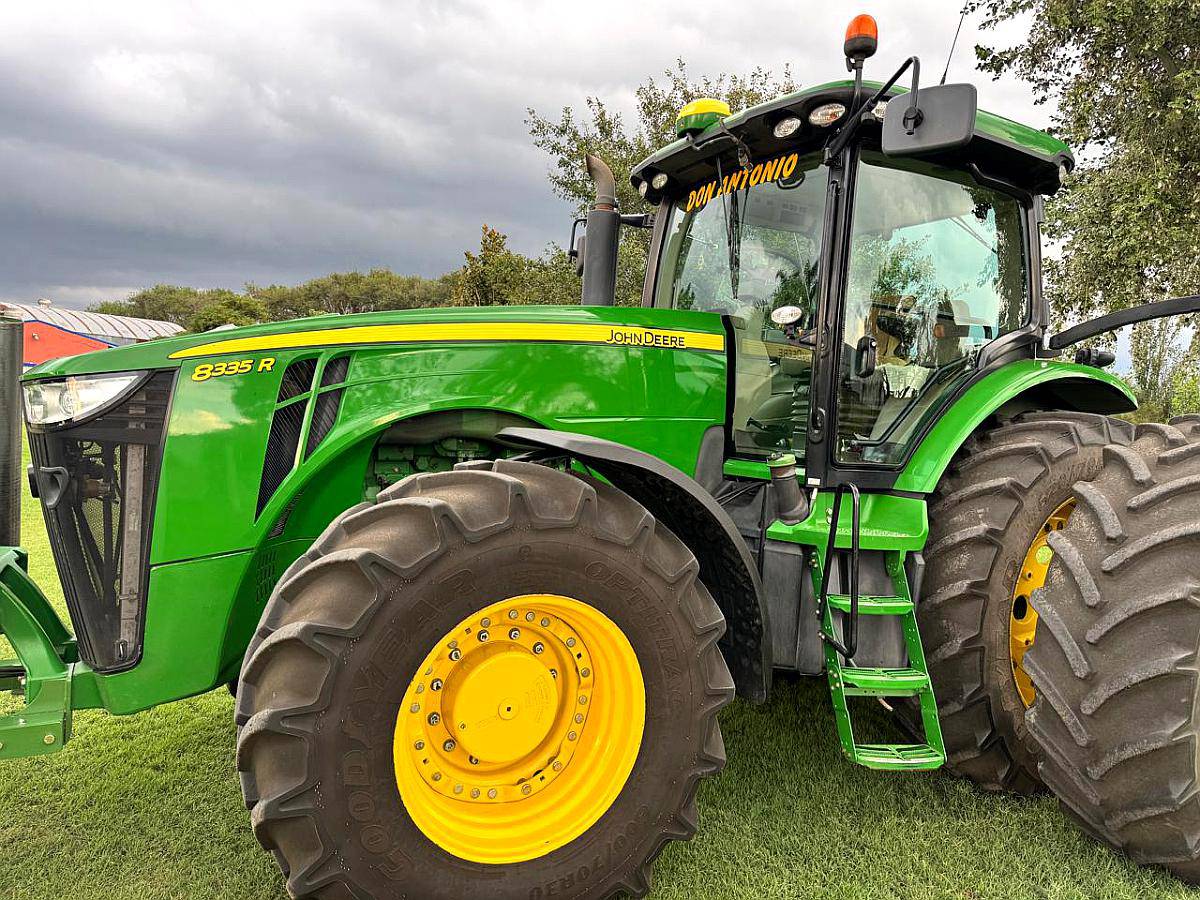 John Deere 8335 R - Año: 2012 - u$s 310.000 - Agroads