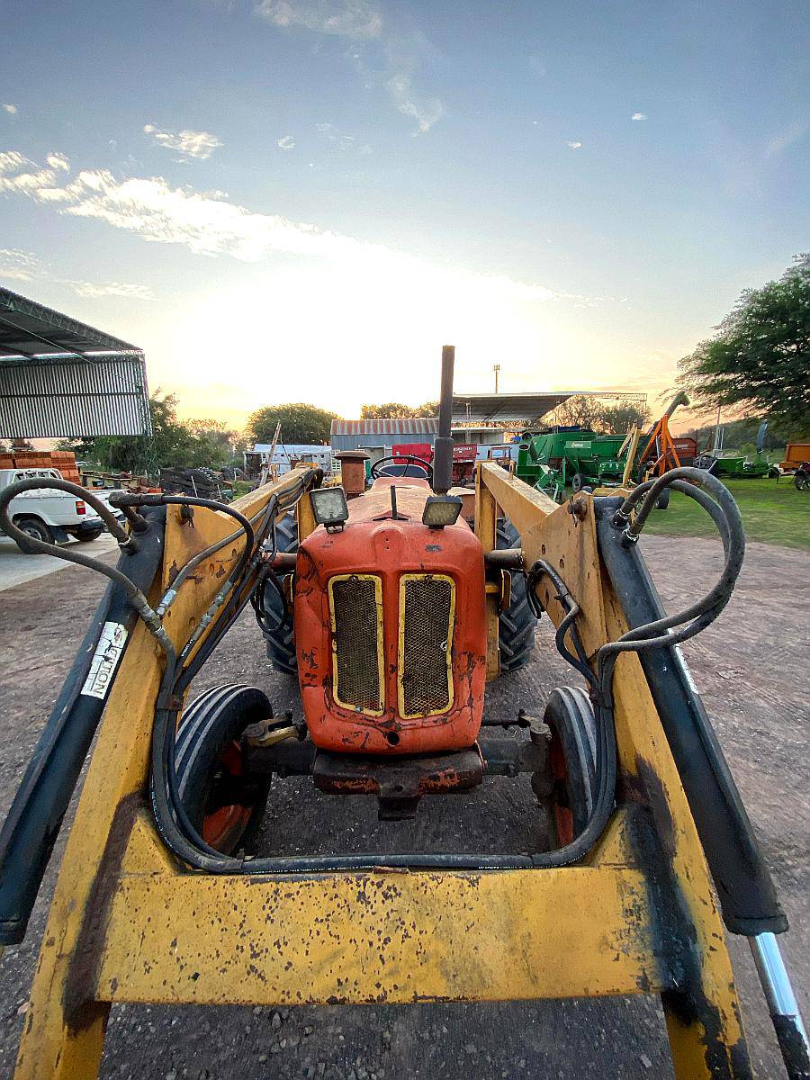 Tractor Superson C/pala Cerutti - Año: 1970 - $ 9.500.000 - Agroads