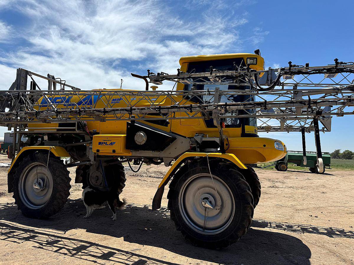 Pulverizadora Pla MAP 2700 con 24 Mts de Weedseeker 2 - Agroads