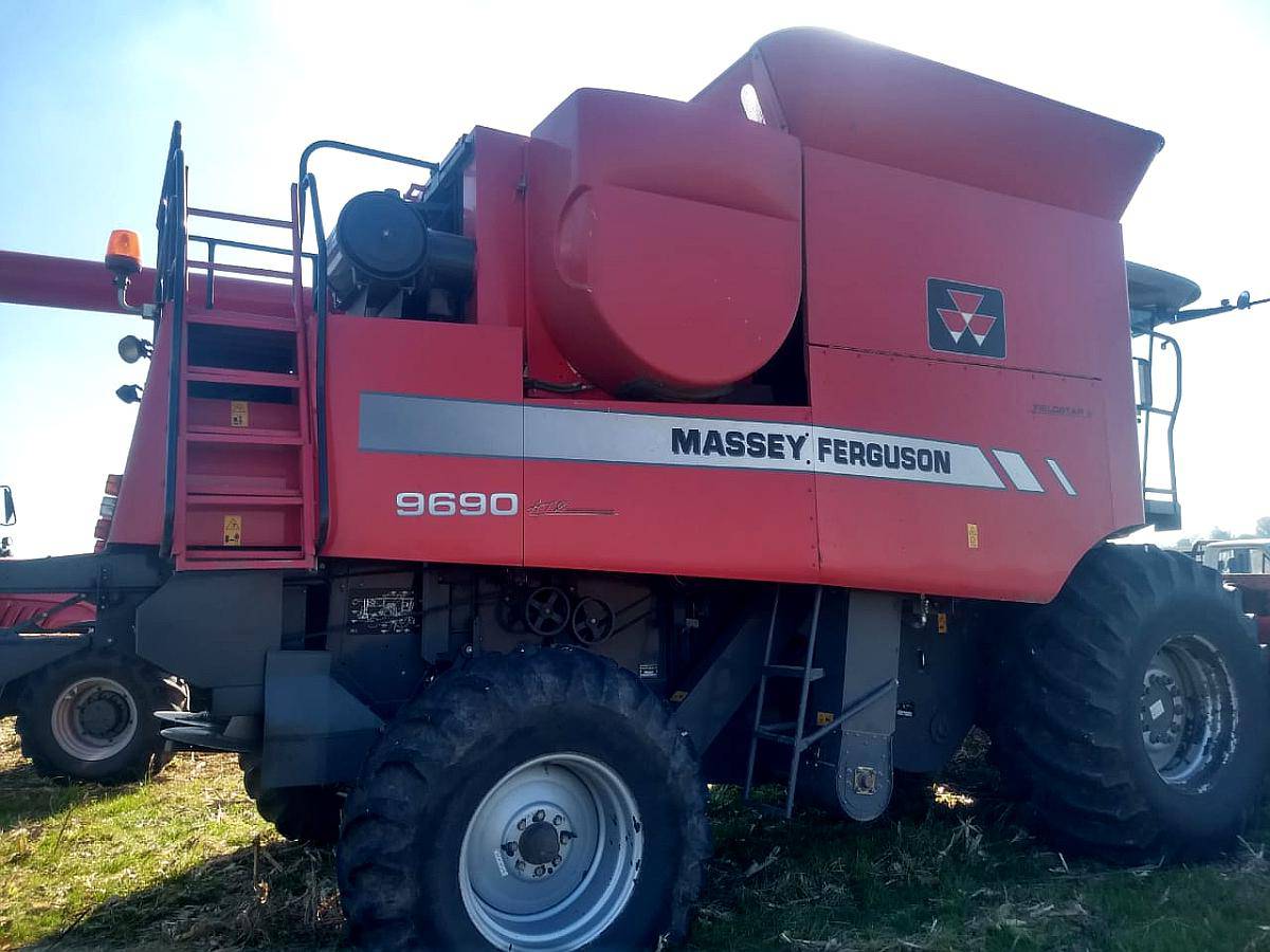 Cosechadora Massey Ferguson 9690 - Año: 2015 - u$s 145.000 - Agroads