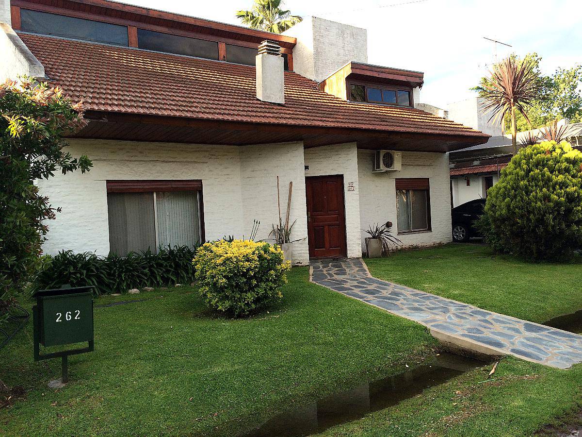Casa Country las Lajas, General Rodriguez, KM50,50 ACS Oeste - Agroads