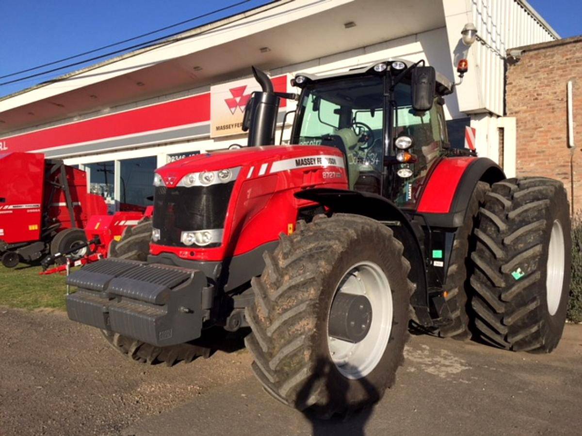 Tractor Massey Ferguson MF 8727 Dyna VT Europeo con 270 CV - Agroads