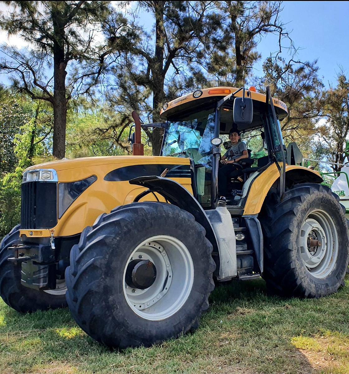 Tractor Challenger Mt555b CVT - Año: 2008 - u$s 110.000 - Agroads