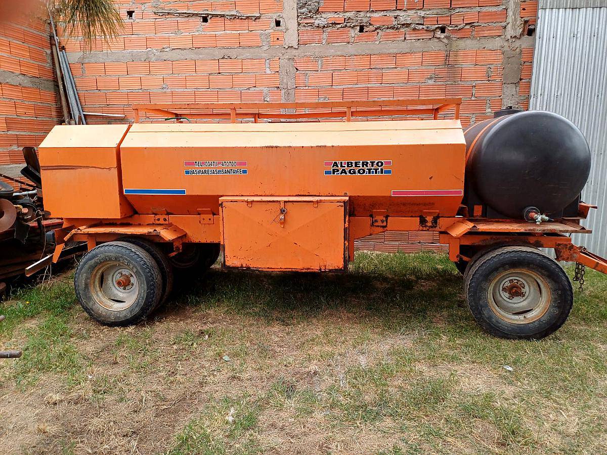 Tanque Pagotti de 3000 Litros - u$s 6.900 - Agroads