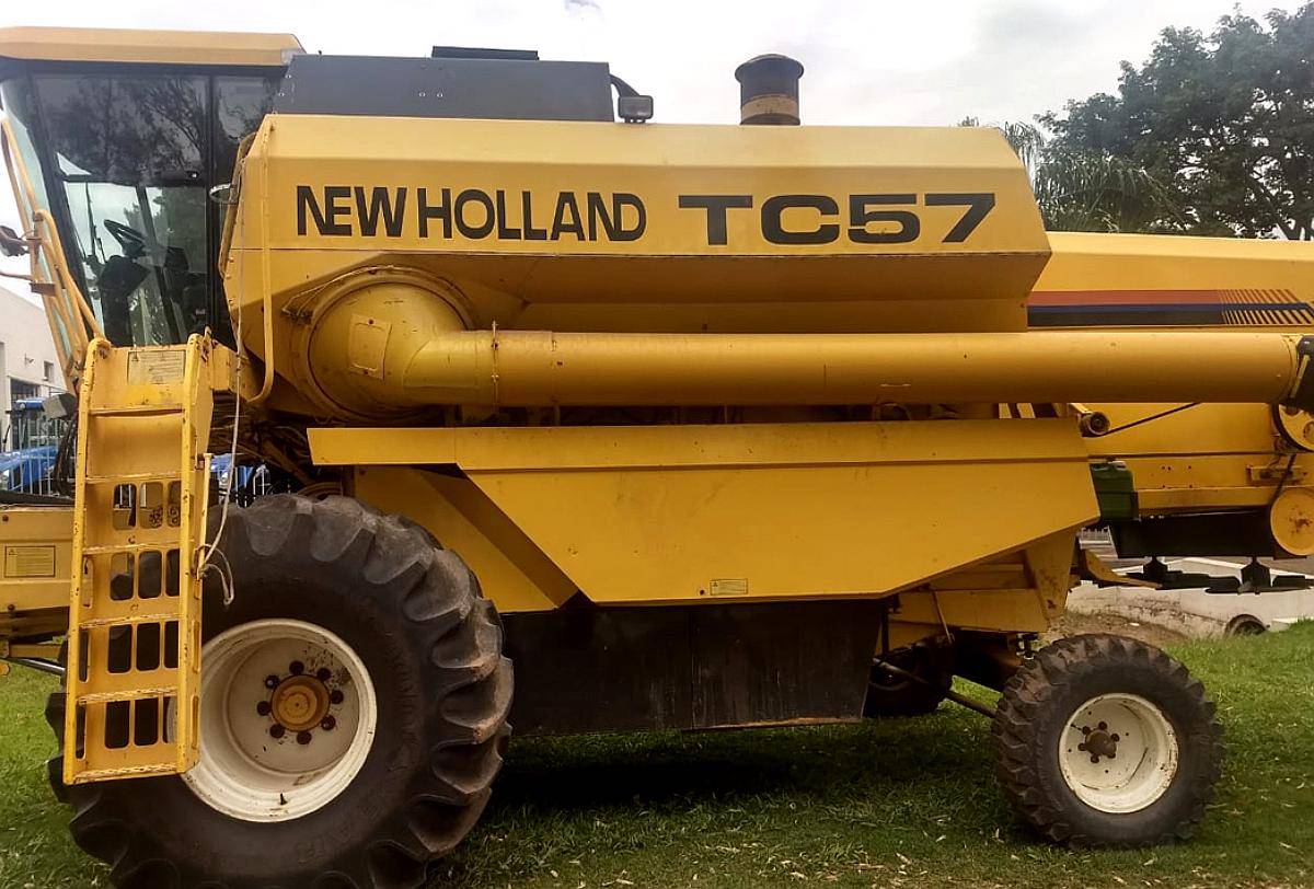 Cosechadora TC 57 - New Holland - Año: 2003 - Agroads