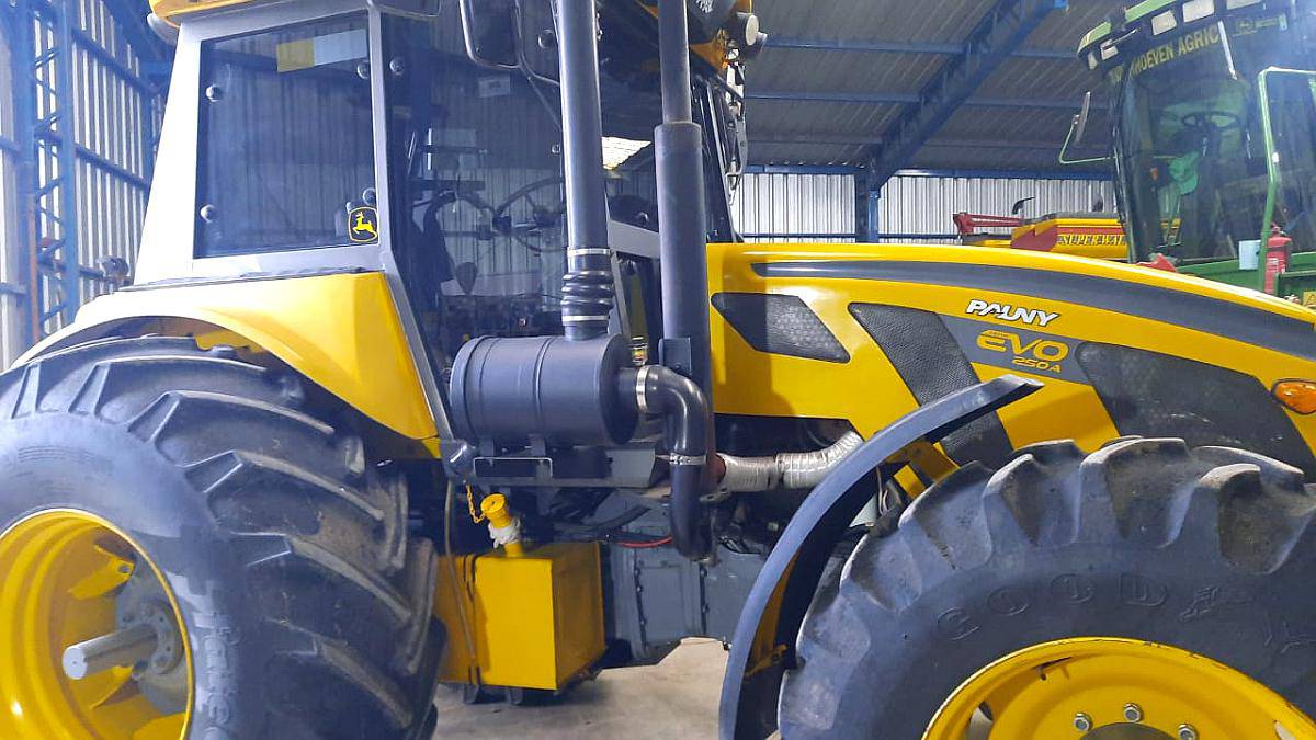 Tractor Pauny EVO 250 a - Usado - Año: 2013 - u$s 58.000 - Agroads