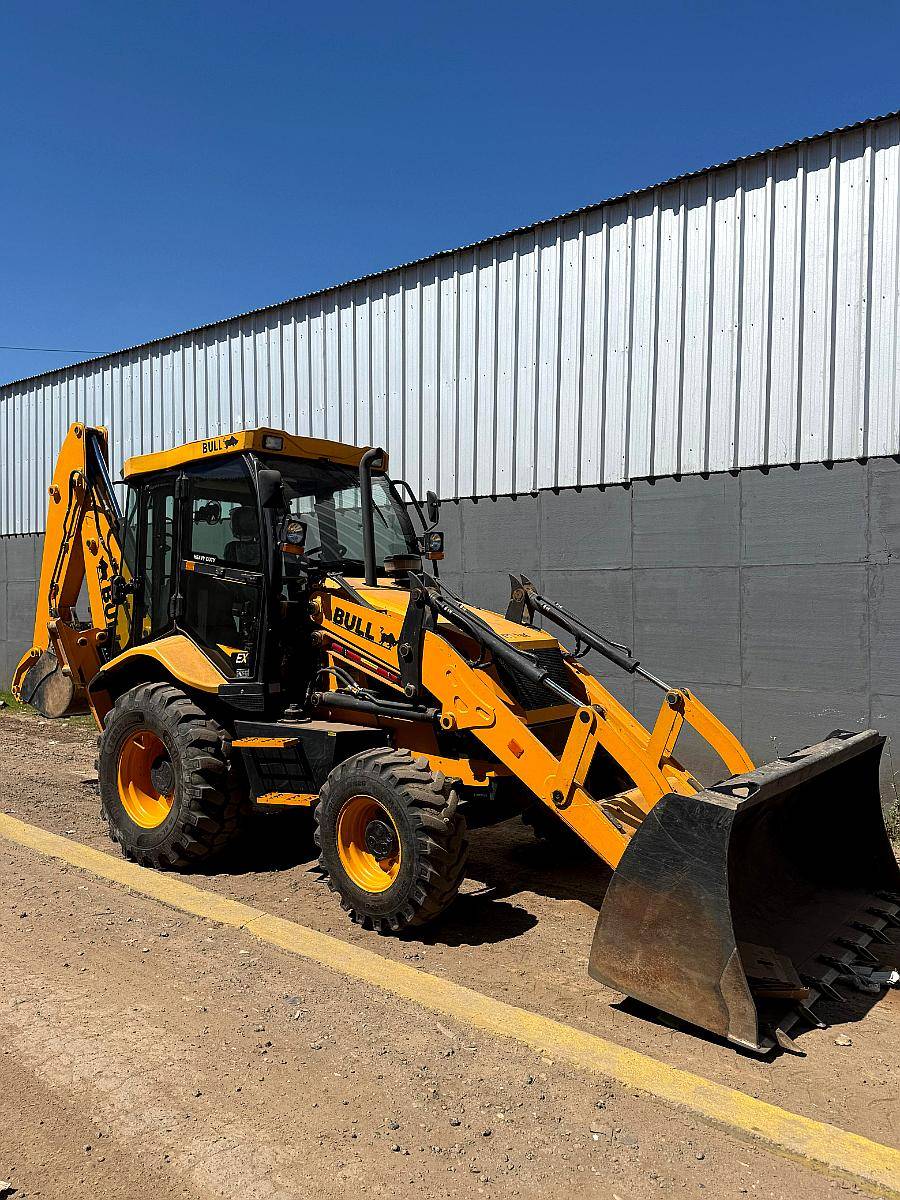 Pala y Retro Bull 2024 80hs - Año: 2024 - $ 68.000.000 - Agroads