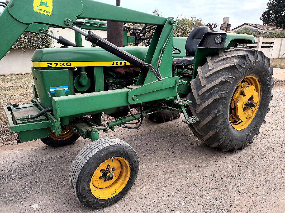 John Deree 2730 con Pala . - Año: 1981 - Agroads