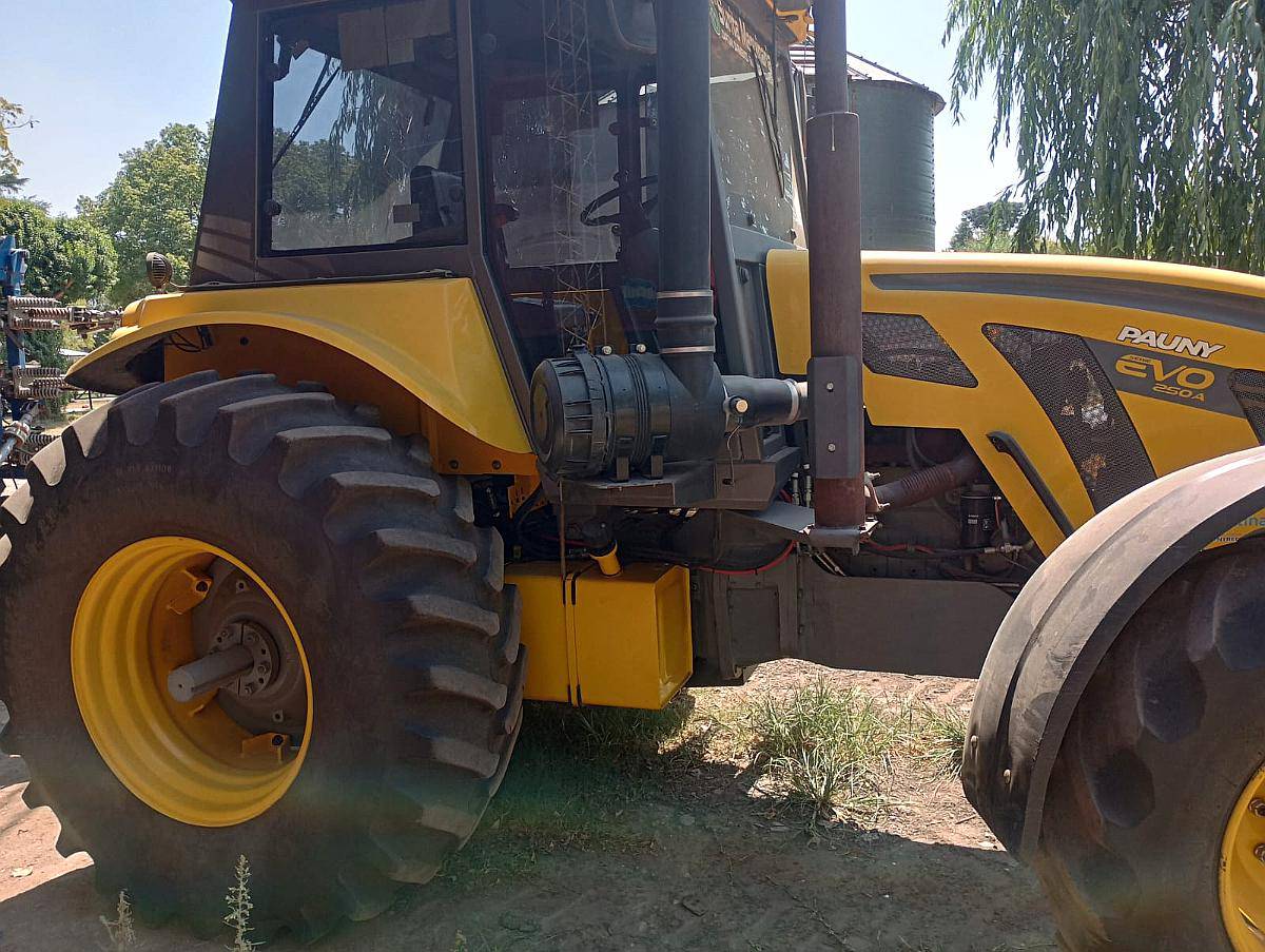 Tractor Pauny EVO 250a año 2020 Doble Traccion, con 3000hs. - Agroads
