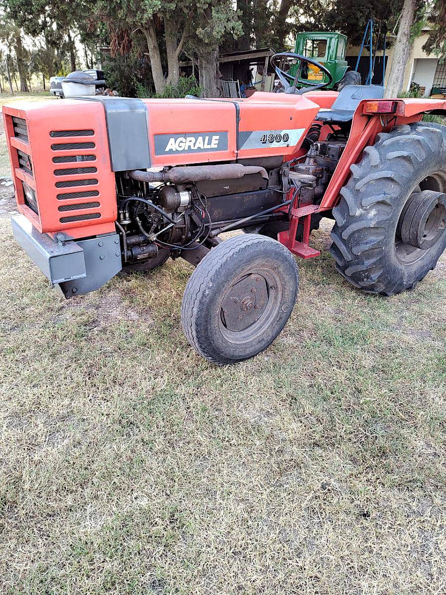 Tractor Agrale 4300 -excelente- - Año: 2002 - u$s 7.900 - Agroads