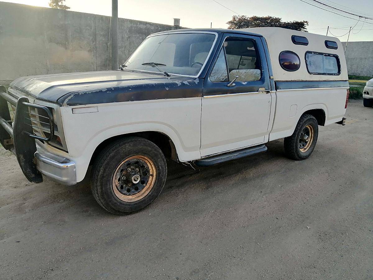 F100 84, Perkins 4 C/cupula - Año: 1984 - $ 970.000 - Agroads