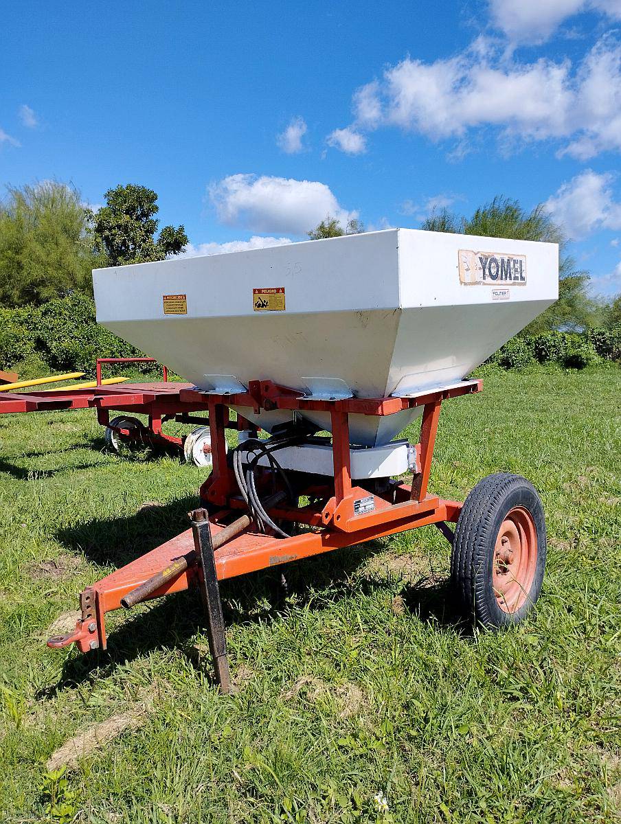 Fertilizadora Yomel RDA 1050 - Agroads