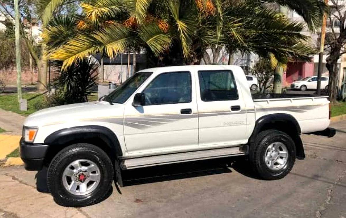 Toyota Hilux 4X4 SR5 Titular Impecable - Año: 1999 - Agroads