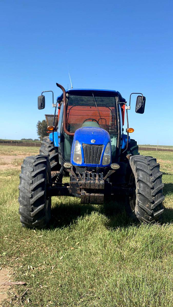 Tractor New Holland T5070 - Año: 2013 - u$s 42.600 - Agroads