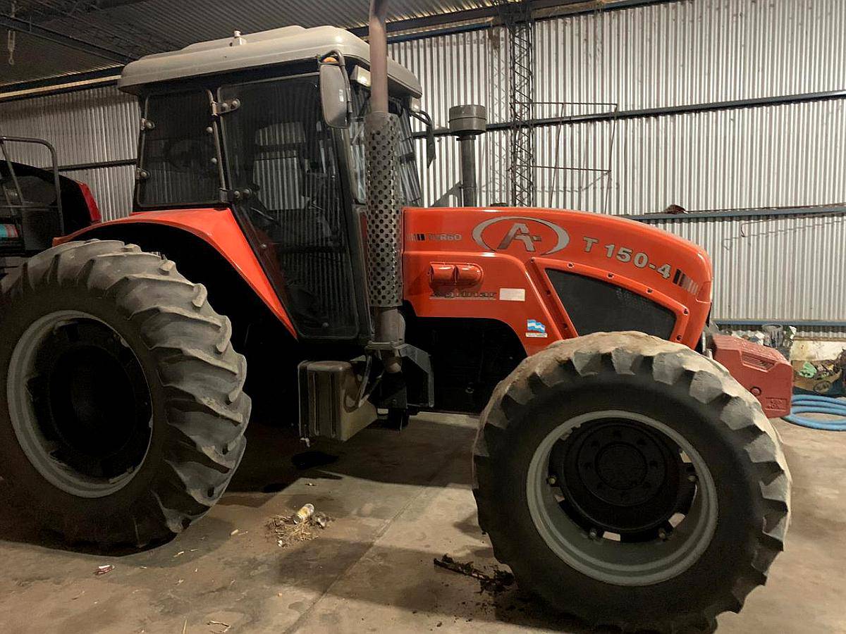 Tractor Agrinar T150-4 año 2005, Doble Traccion, 150hp - Agroads