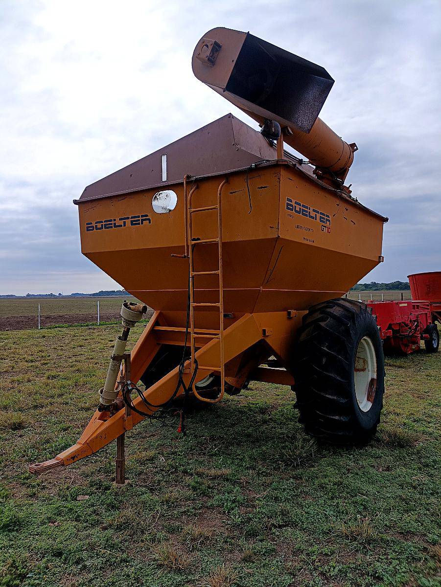 Tolva Autodescargable Boelter Usada - Año: 2012 - Agroads