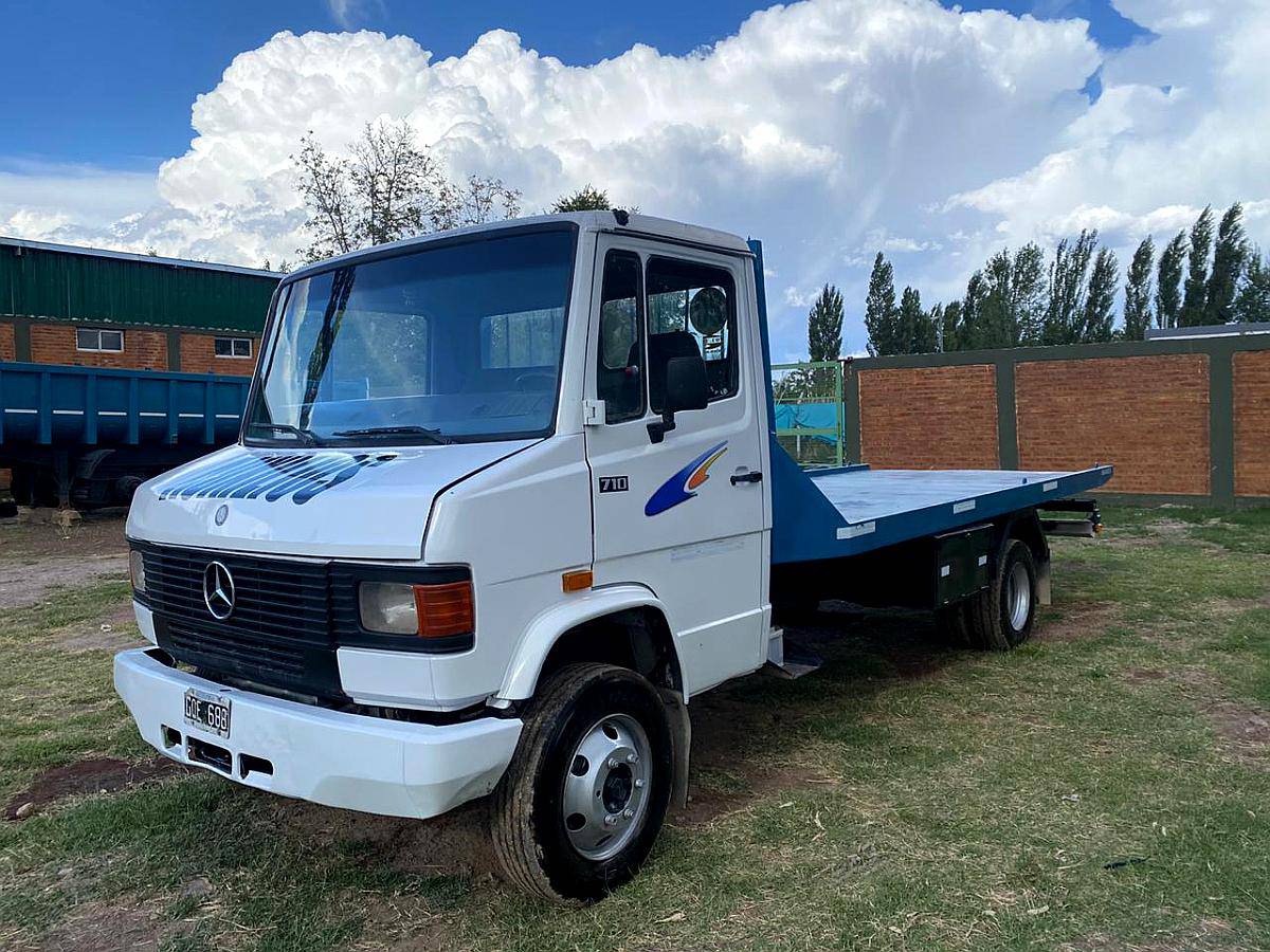 Mercedes Benz 710 2007 - Año: 2007 - $ 3.200.000 - Agroads