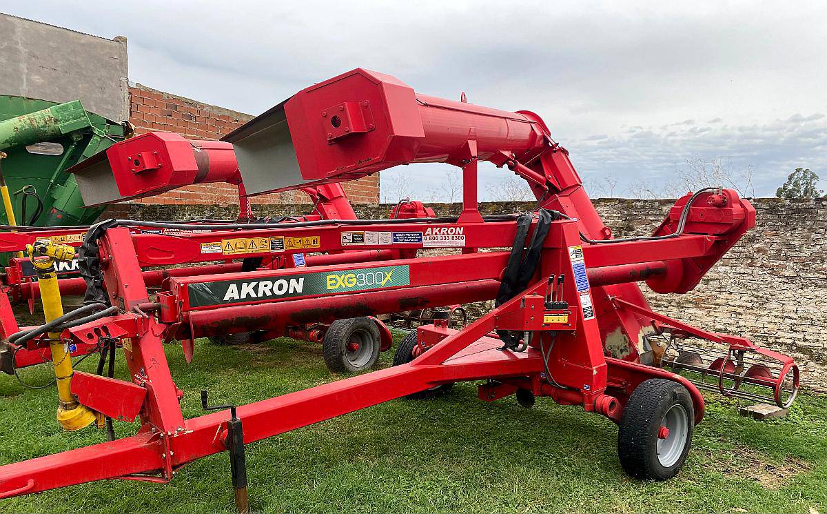 Extractora Akron EXG 300 Enrolla la Bolsa año 2019 - Agroads