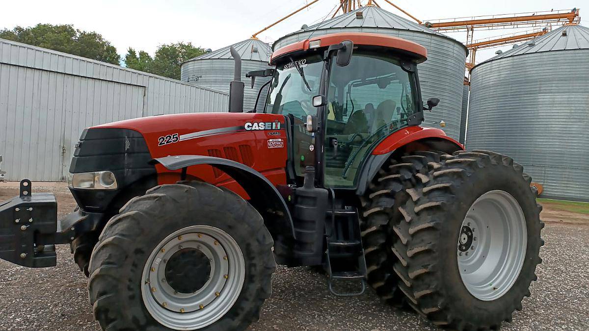 Case 225 con Piloto - Año: 2017 - u$s 165.000 - Agroads