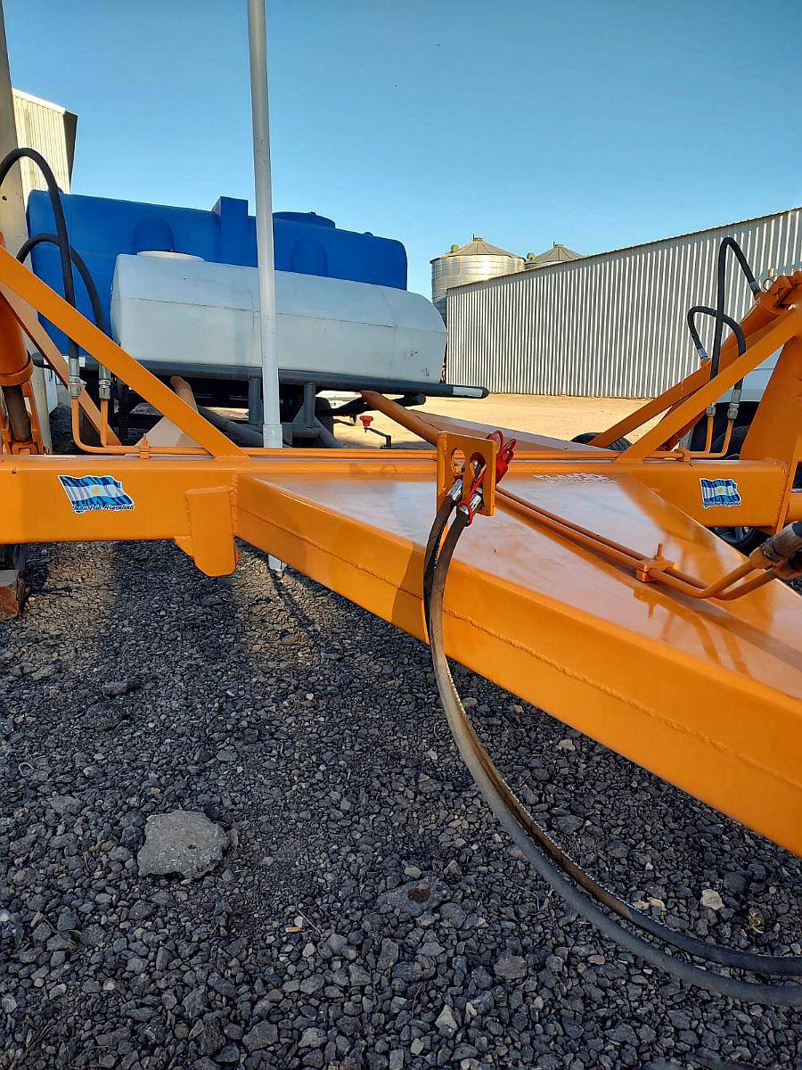 Pinche para 1 o 2 Rollos de Pasto - Año: 2022 - Agroads