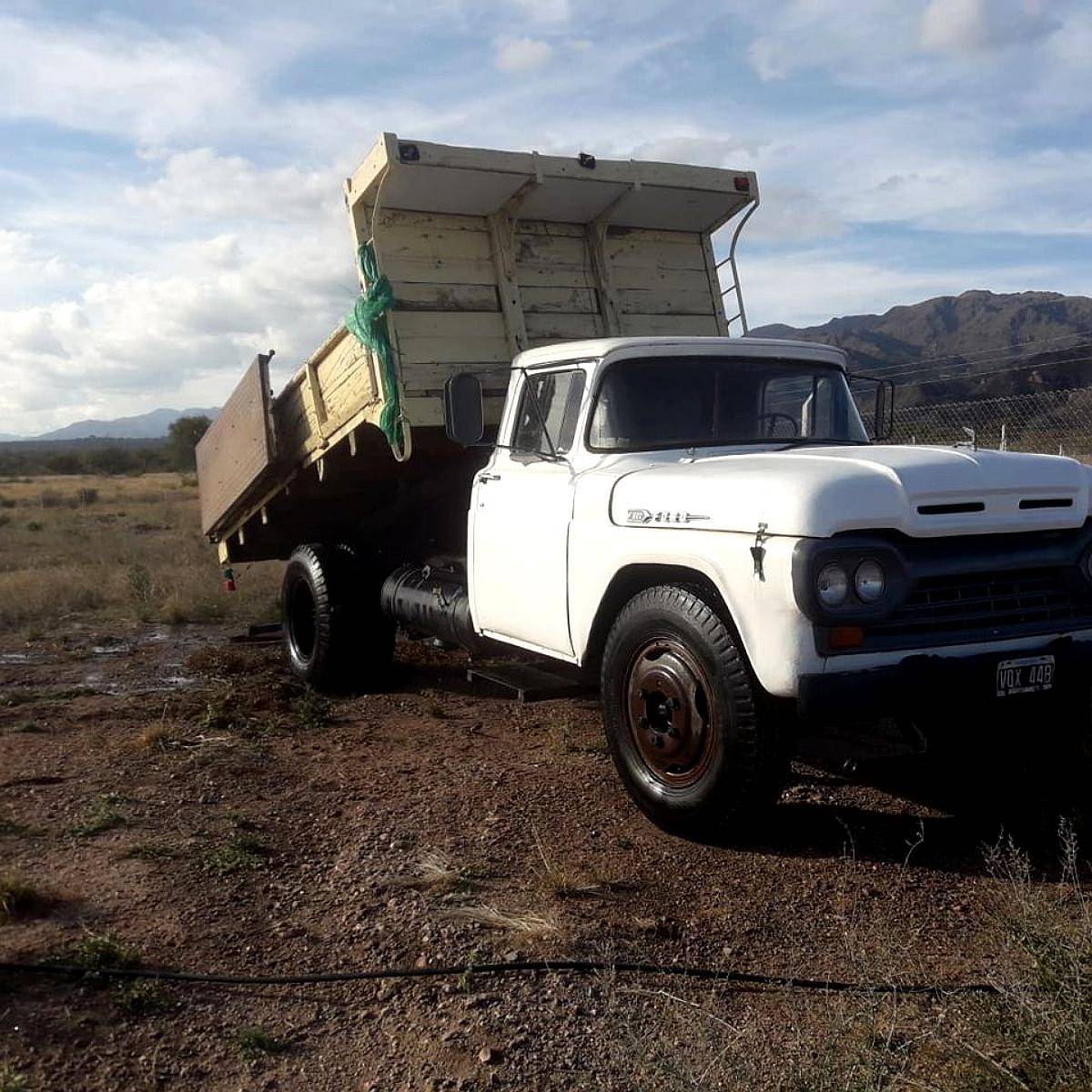 Camión Ford 600 con Mecánica Mercedes - Año: 1960 - Agroads