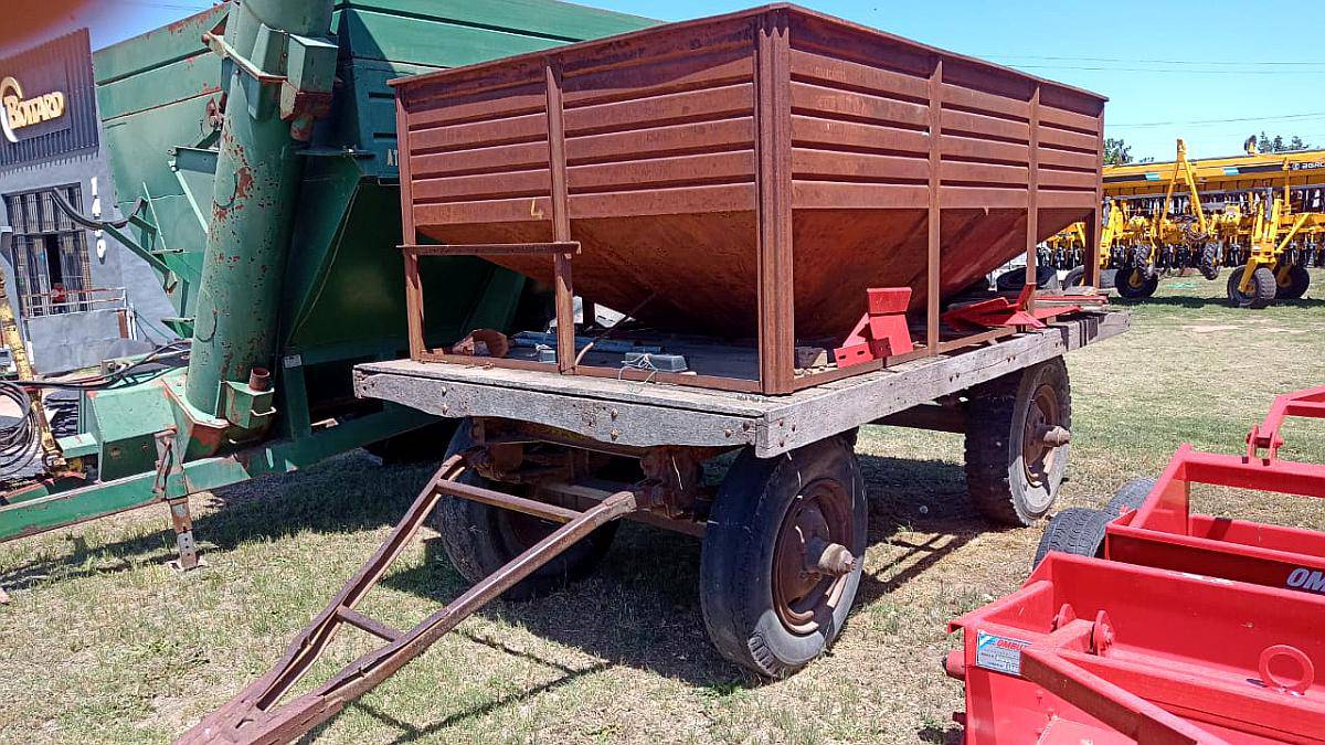 Carro Tolva Cerealero 6 Toneladas Cubiertas Camión - Agroads