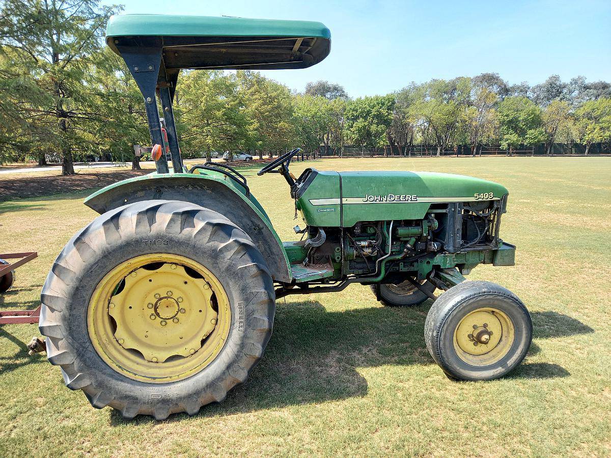 Tractor John Deere 5403 - Año: 2005 - u$s 20.000 - Agroads