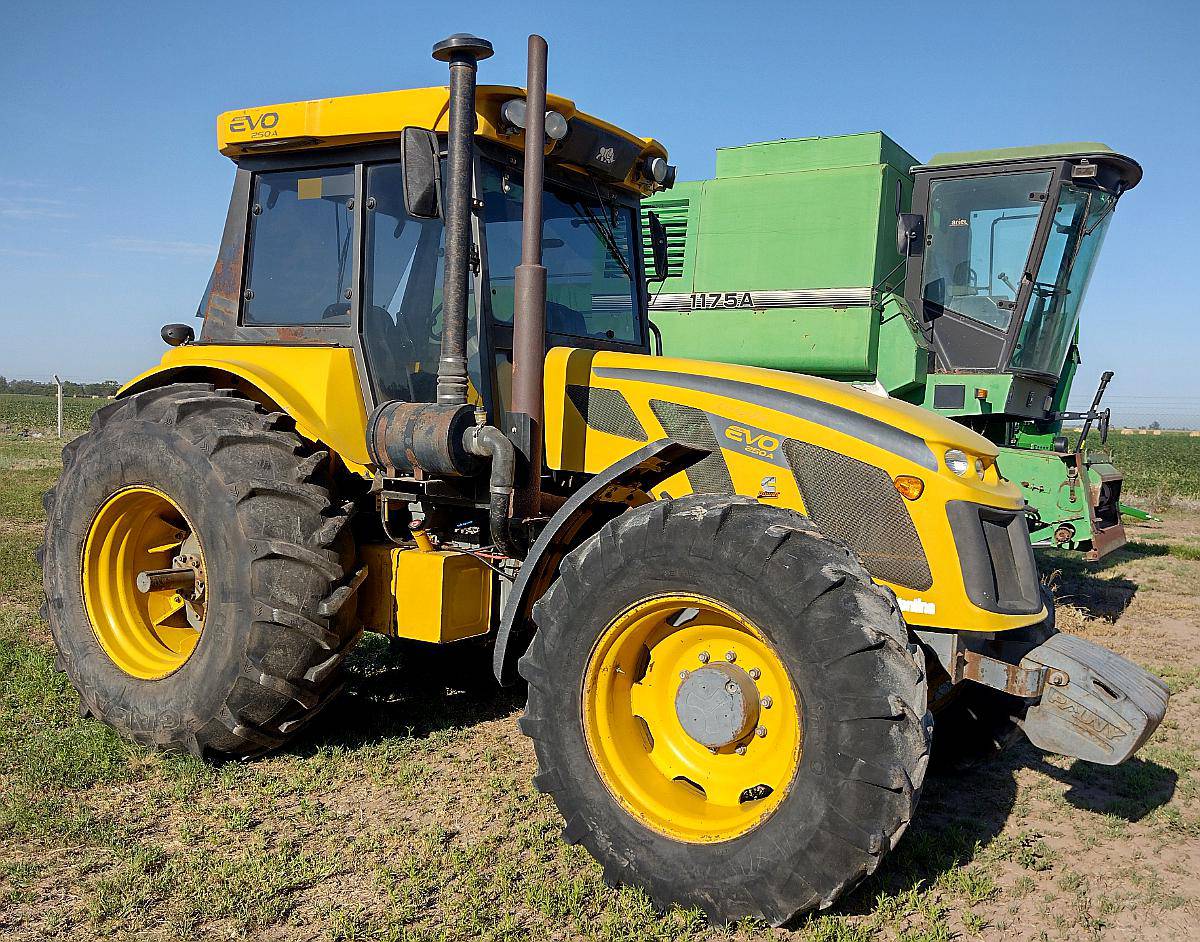 Tractor Pauny 250 a EVO 24.5x32 - Año: 2015 - $ 12.600.000 - Agroads